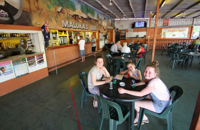 ROAD TRIP - Melbourne to Mataranka - Expedition Australia
